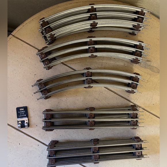 Lionel | Toys | 7pc Lionel Train O Tubular Track 8 Straight 9 Curved ...